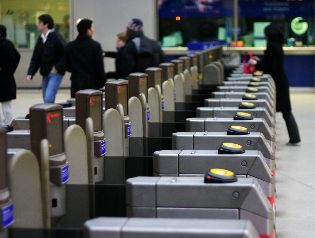 Commuters who dither at ticket machines